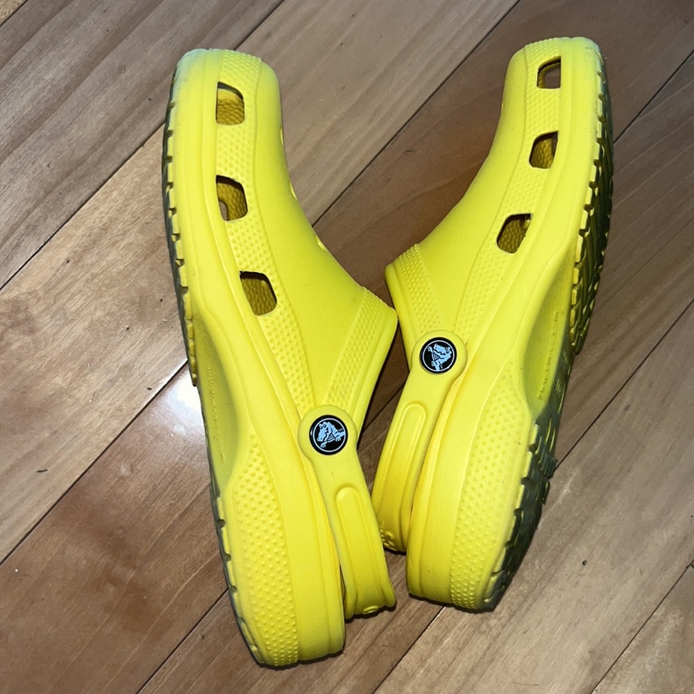 Crocs Classic Clog Unisex In Lemon - Gem